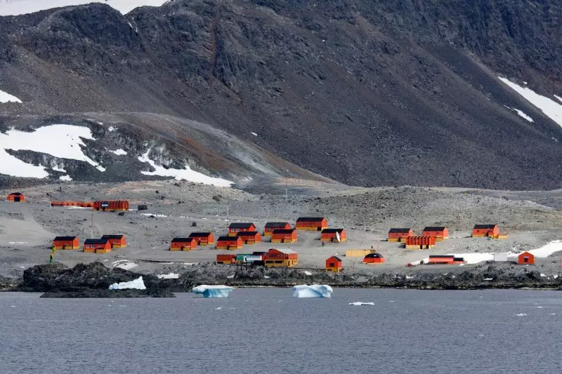 Pa siteshoni Argentine ku Antarctica, 18,3 ° C ankalembedwa. Ichi ndi umboni kwa Africa ndi