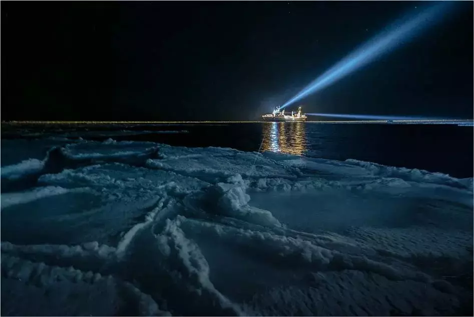Poluição Luz atingiu profundidades do mar