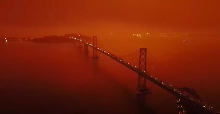 કેલિફોર્નિયામાં આગમાં સાન ફ્રાન્સિસ્કોએ પૃથ્વી પર મંગળની શાખામાં ફેરવી દીધી: કૃત્રિમ વિડિઓ