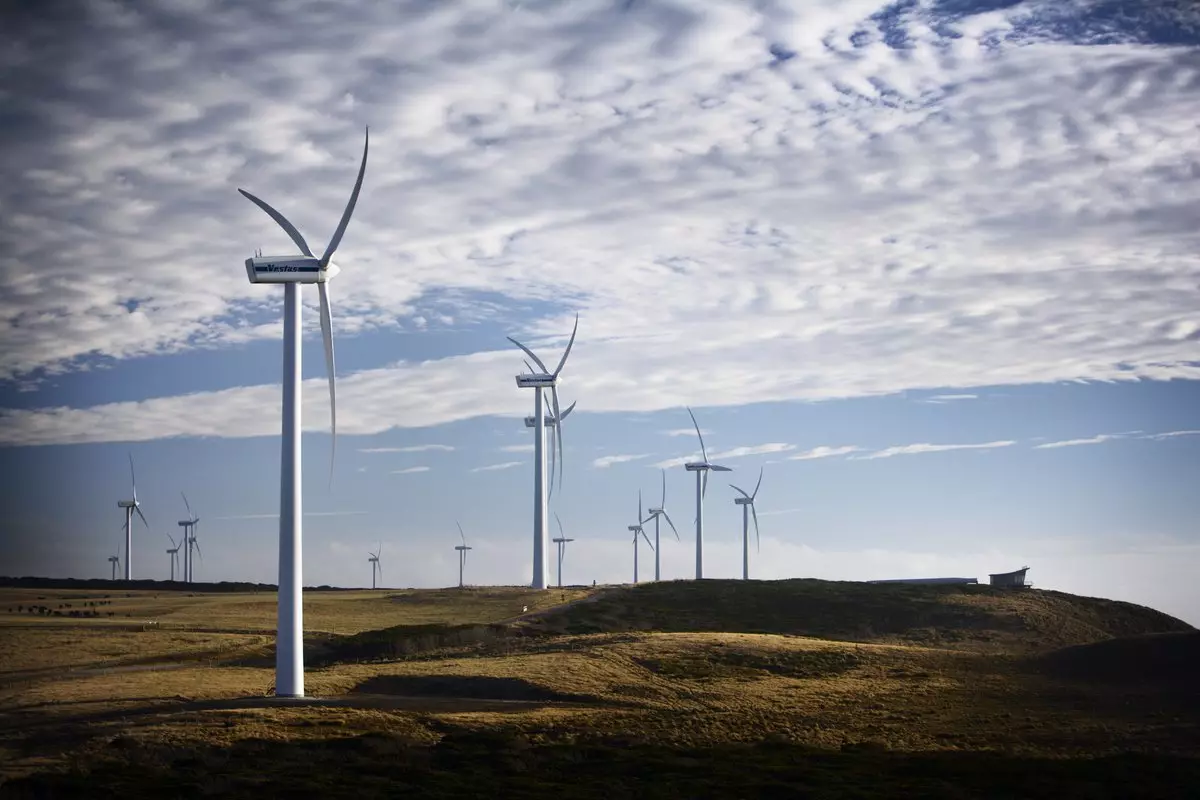 Tasmania bi tevahî li ser elektrîka nûvekirî derbas kiriye