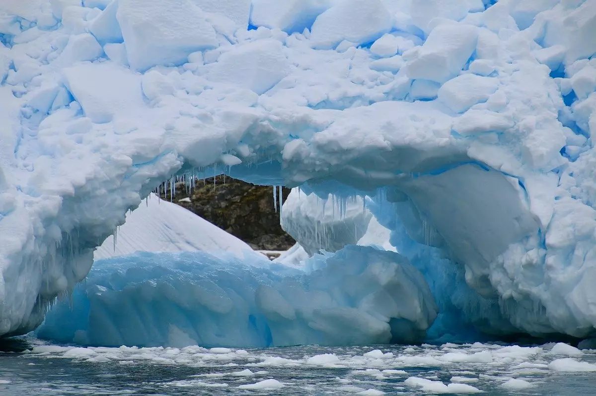 Antarktika smelt as klimatyske modellen binne net foarsjoen