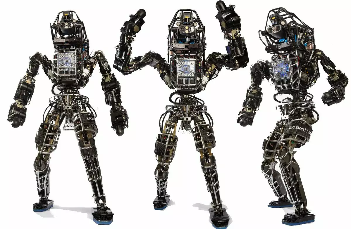 Manoid Roboter im Wald freigegeben