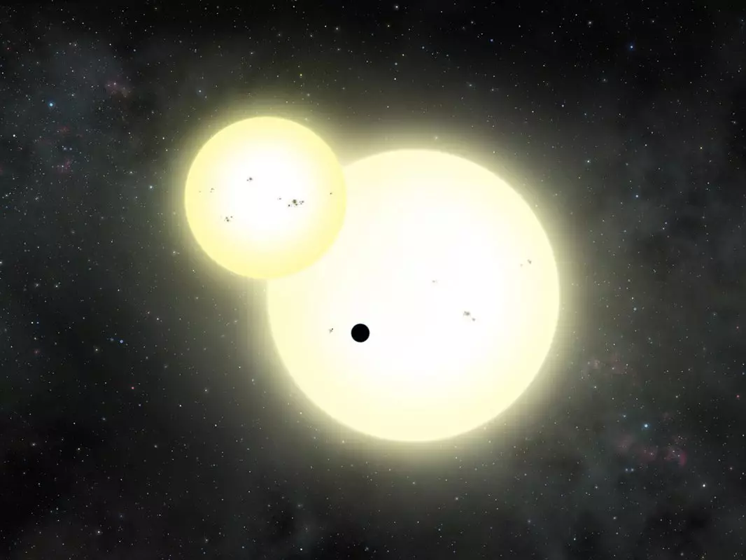 Atradis lielāko planētu, kas rotē aptuveni divas zvaigznes