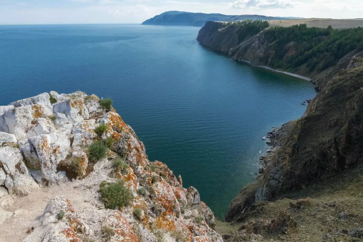 42 KAMAZ nrog cov khib nyiab: li cas yog "360 feeb rau Baikal"