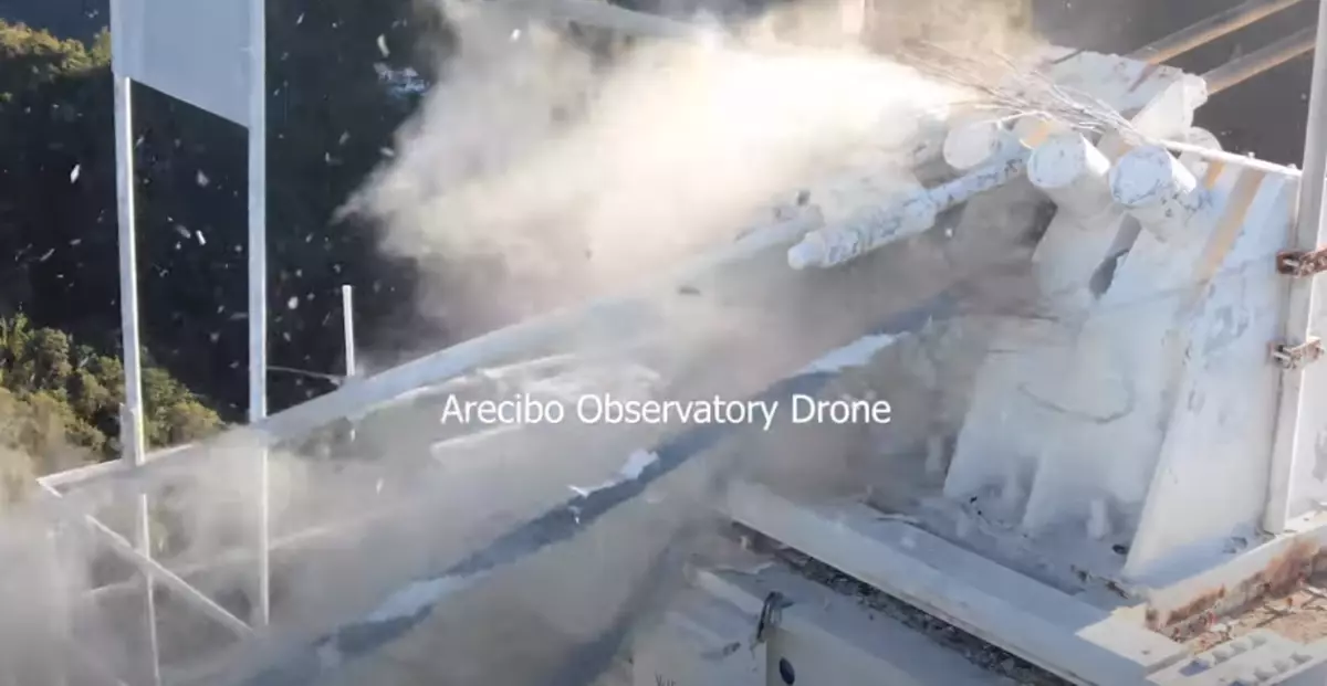 Kuinka romahtanut observatorio Arecibossa: Video