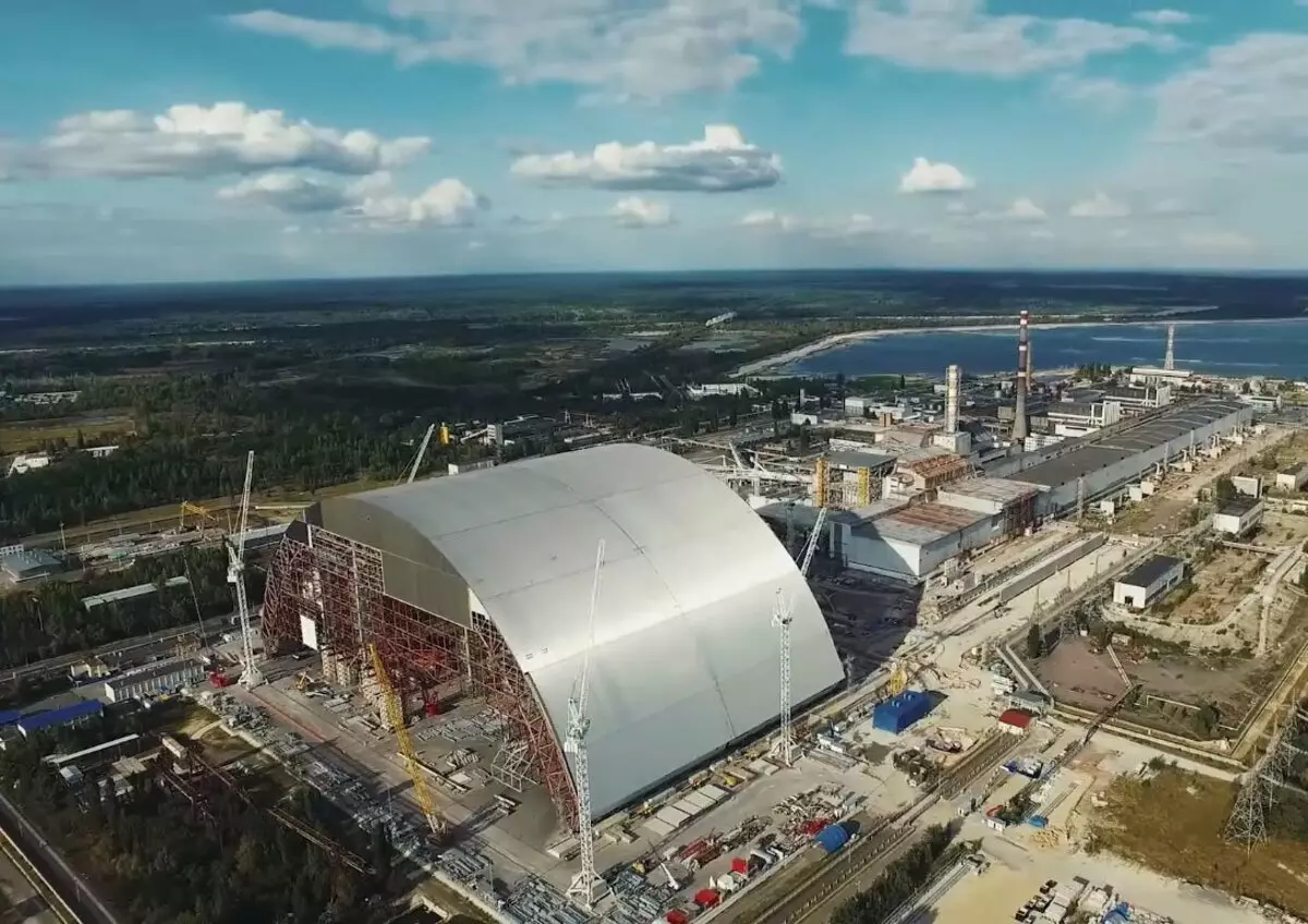Video: Sarcophage baru dibina di atas Chernobyl