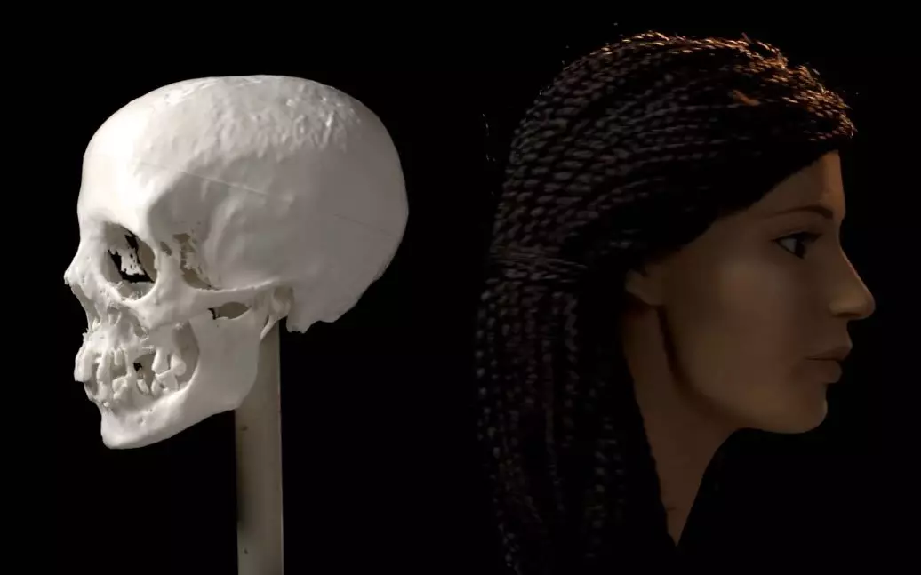 Hovedet af egyptisk mumie modtog et ansigt
