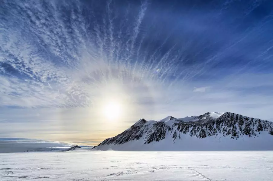 रशियन शास्त्रज्ञांनी अंटार्कटिका मध्ये एक रेकॉर्ड गहन चांगले केले