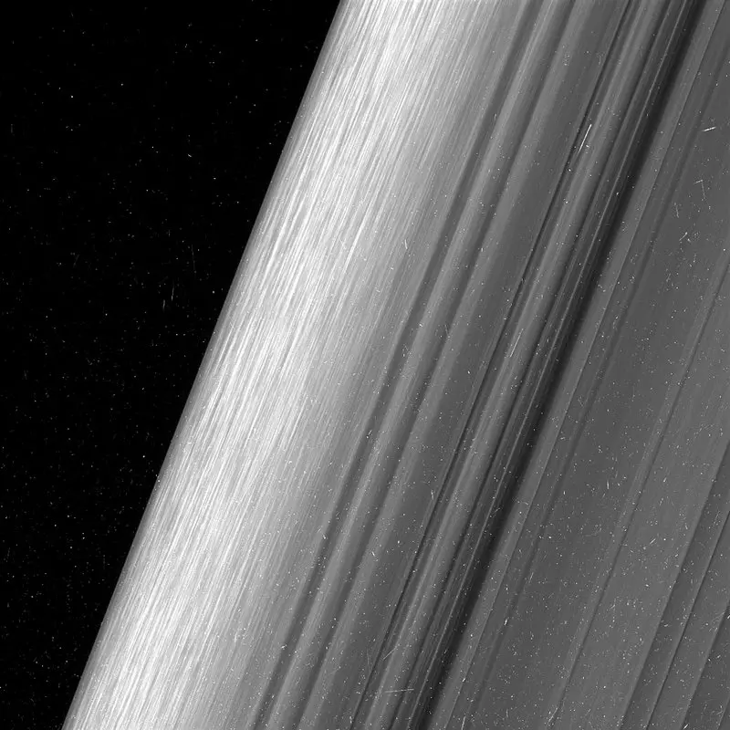 Gambar anu paling rinci tina cincin Saturnus dina sajarah astronomi
