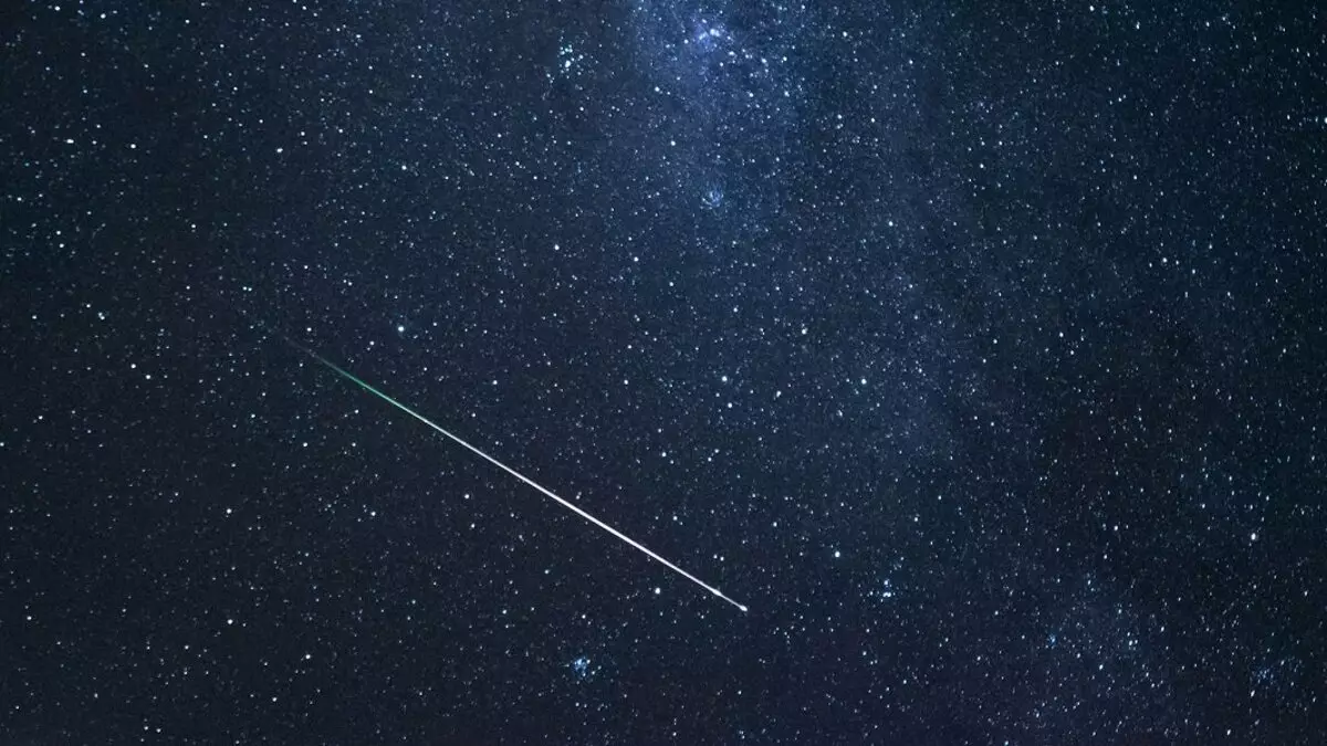 جھیل Michigan کے اوپر روشن meteorite: ویڈیو