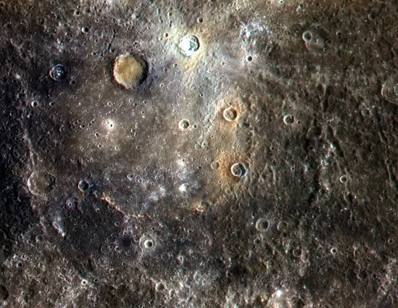 In Mercurius, vond gigantische ijsreserves