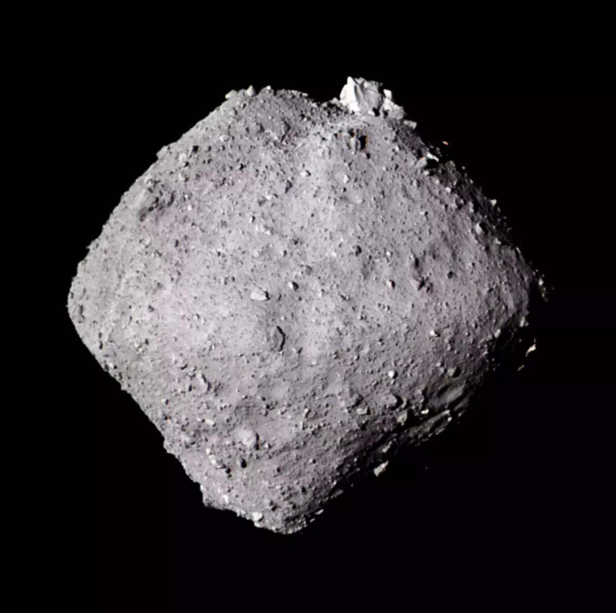 "Hayabus-2" mengirimkan tanah 50 kali lebih banyak dengan karpet asteroid, dari yang diharapkan