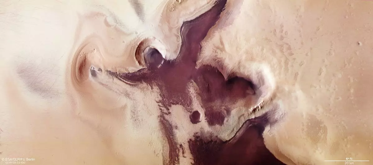 Op Mars zag Kerstmis symbolen: engel met een beetje en een hart