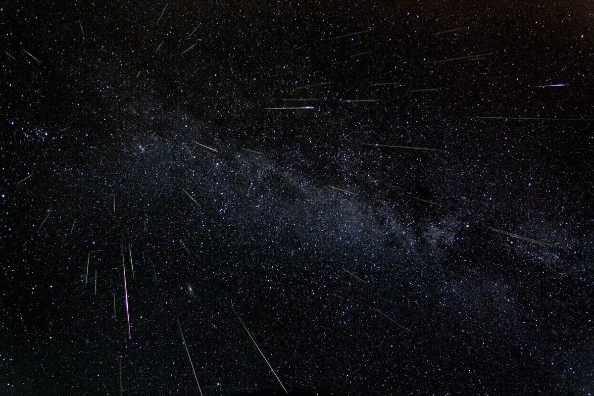 Dwa strumienie meteorów i innych astronomiczne wydarzenia z października