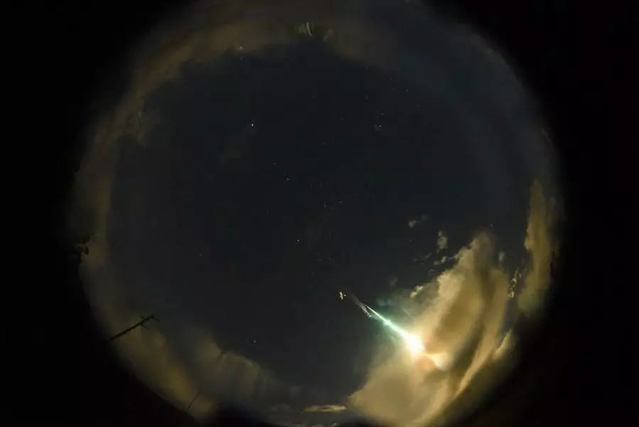 Falle a Enrange Meteorite yn Austraalje: Fideo