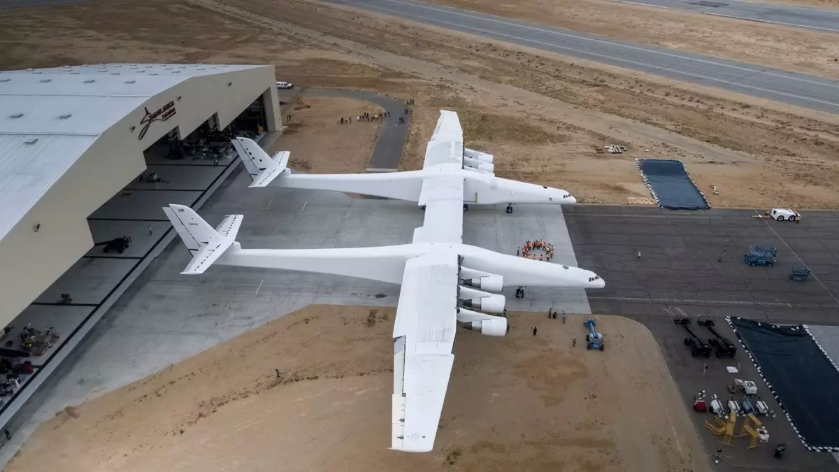 Det största flygplanet i världen sprids till rekordhastighet: video