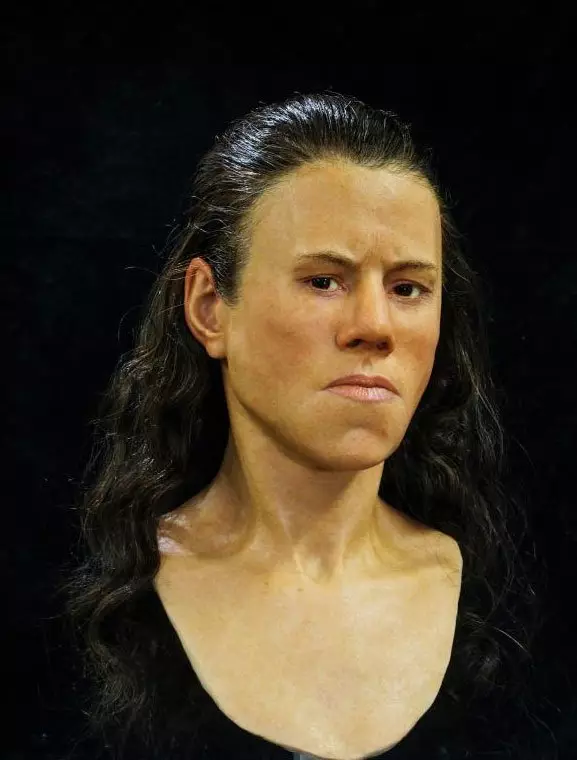 Reconstrución da cara dunha rapaza antiga: vídeo