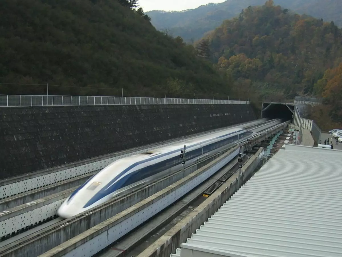Японски инсталиран нов рекорд на скоростта на влаковете