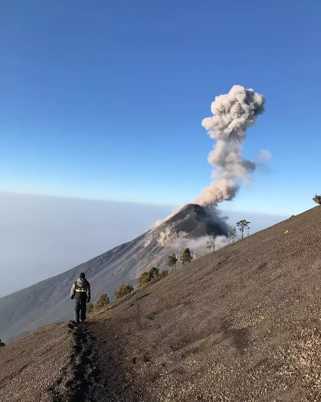 Kial vulkano en Gvatemalo estas pli danĝera ol Havaja Kilaueaa