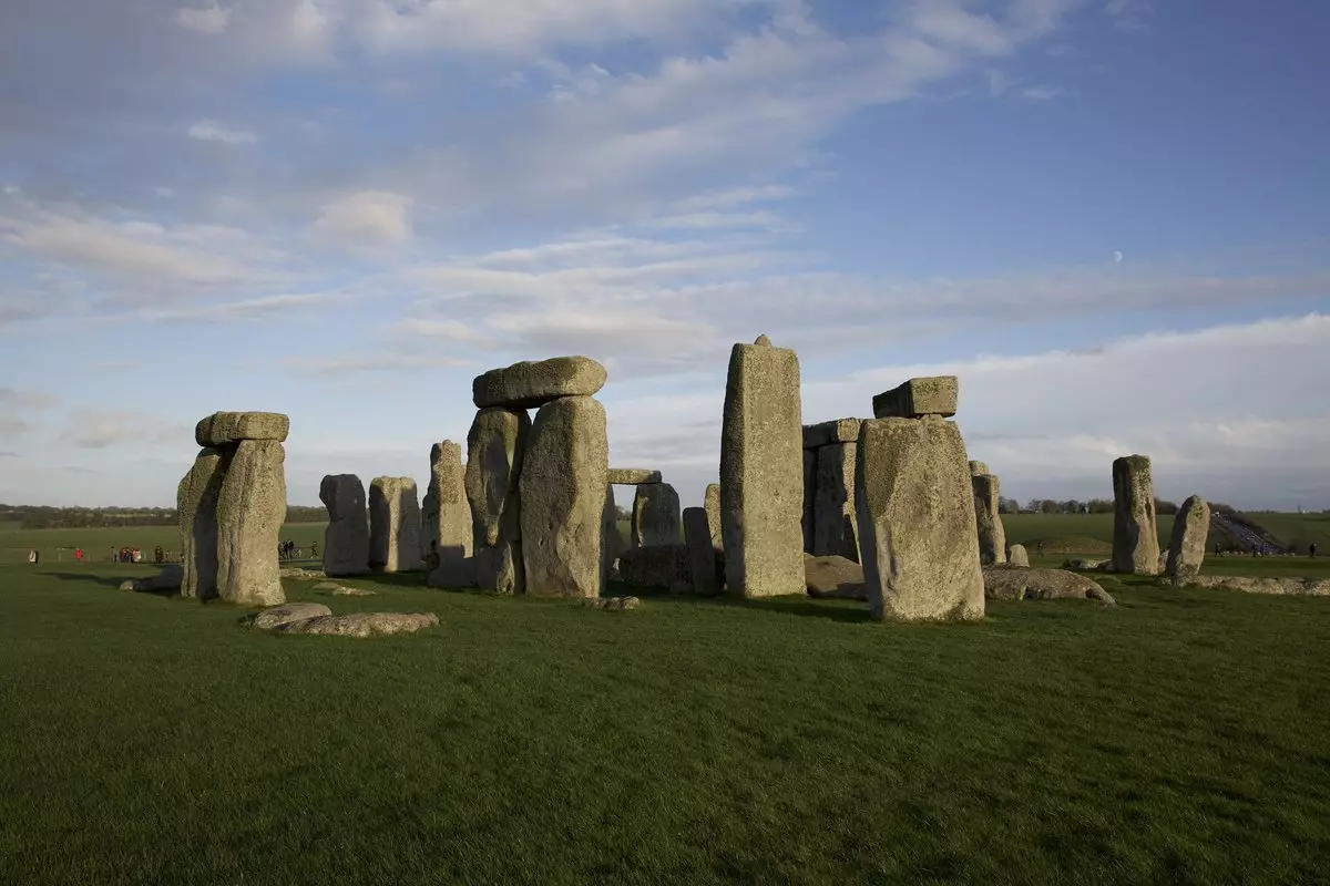 Преместването на английски: Древните Жителите на Уелс взеха Стоунхендж