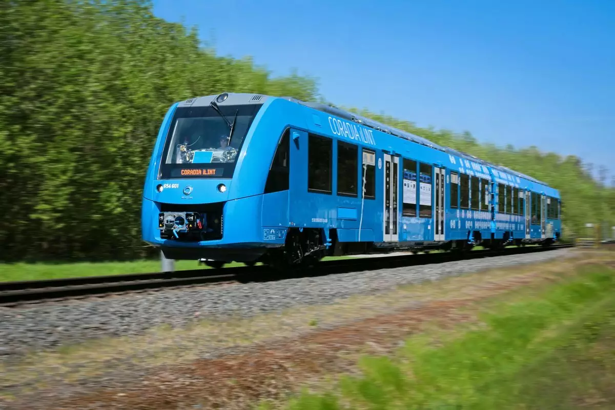 世界上第一个氢火车是推出的：视频