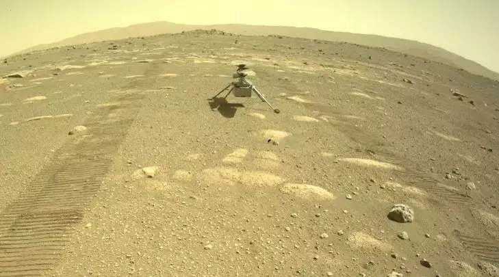 Ingenuity Mini Headopter нь Ангараг гарагийн гадаргуу дээр газардсан