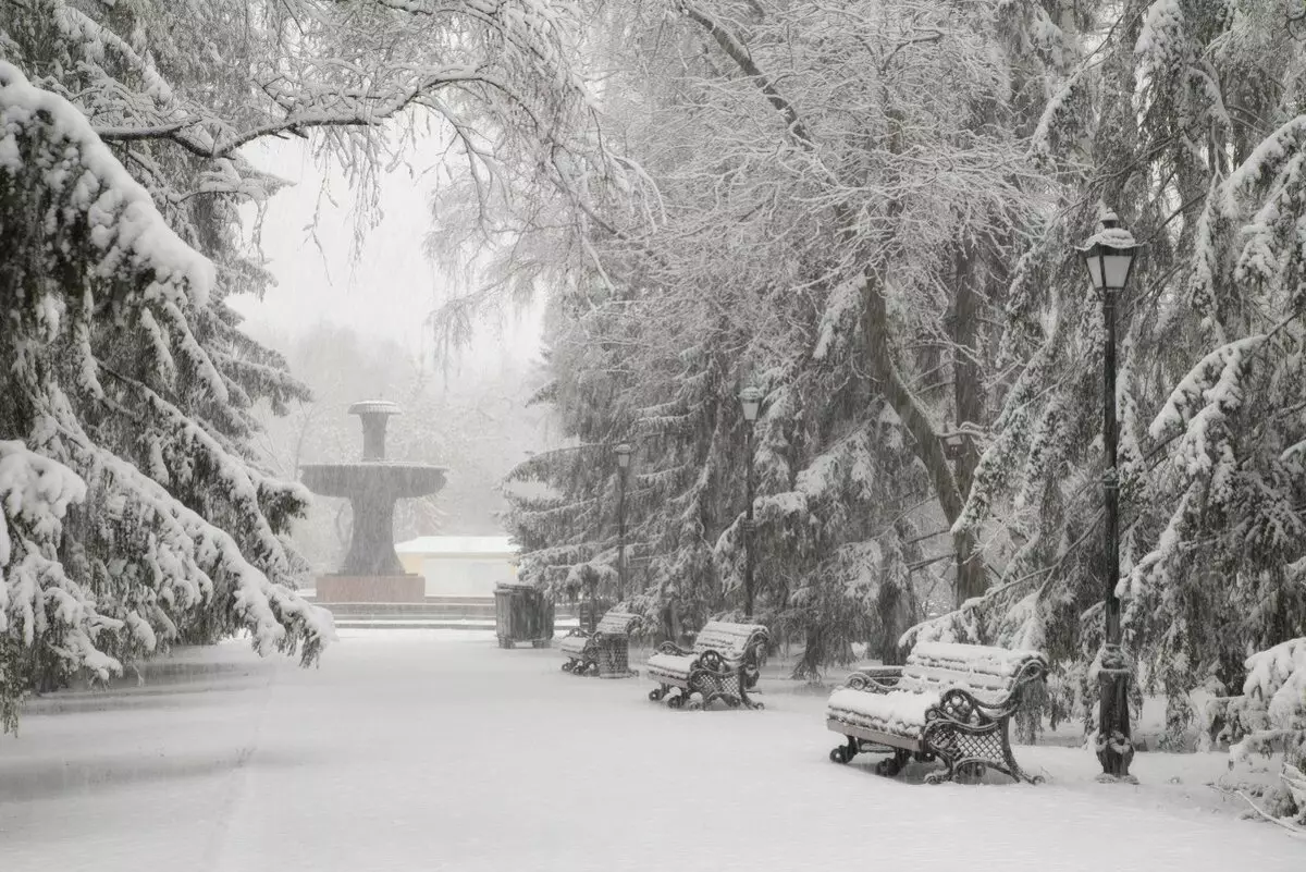 Rusia se duerme con nieve: foto y video