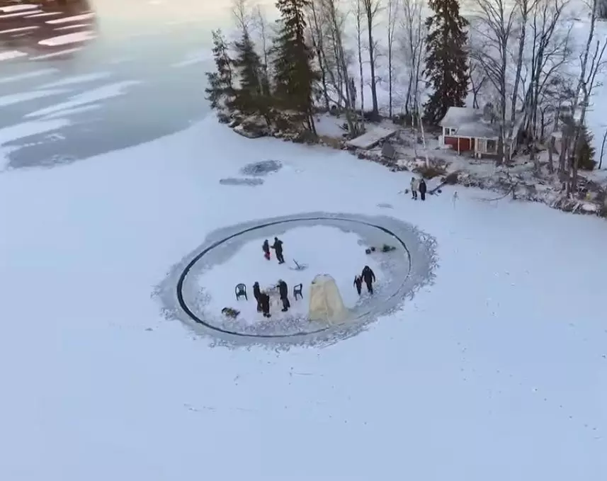 Finn se okrene leda na jezeru u vrtuljak: videa
