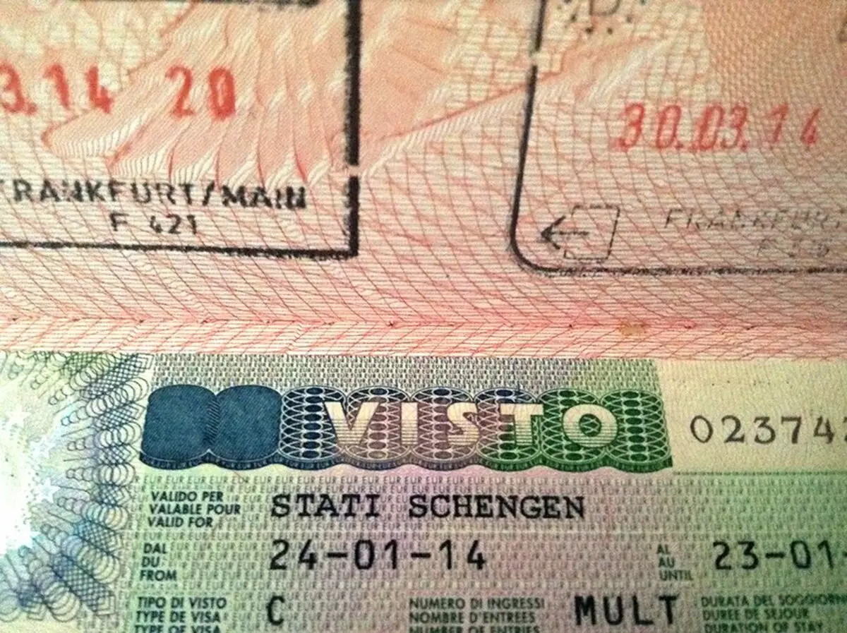 Hoe vingerafdrukken uit te delen voor een visum zonder thuis te verlaten