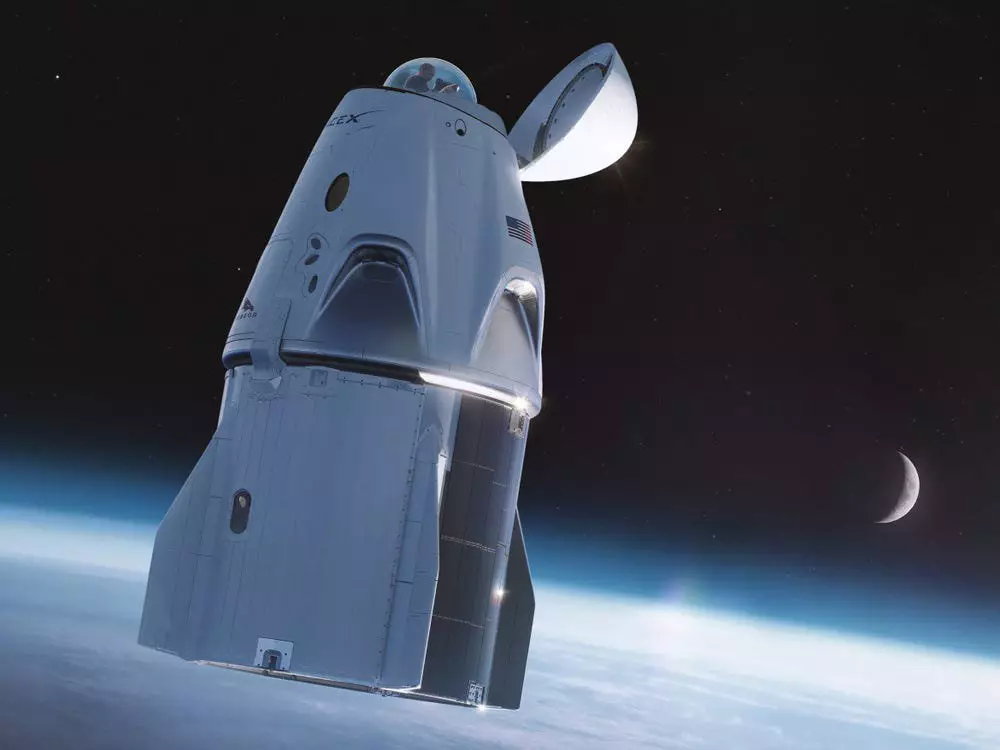 Space Yfirlit 360 °: Crew Dragon mun setja upp salerni með glerhvelfingu