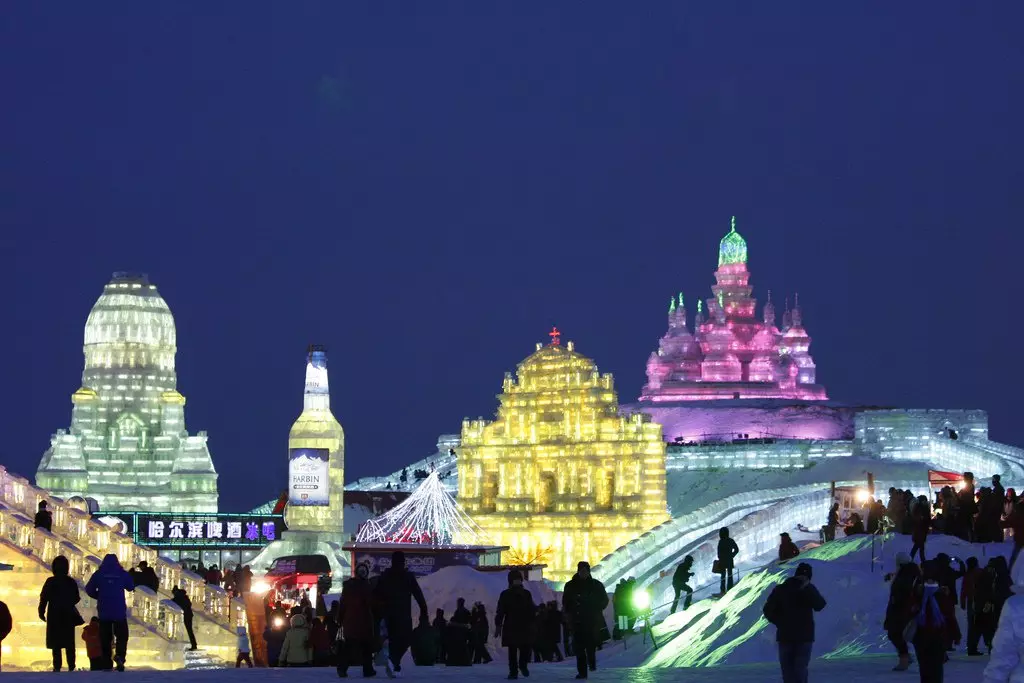 Le plus grand festival de neige du monde s'est ouvert en Chine