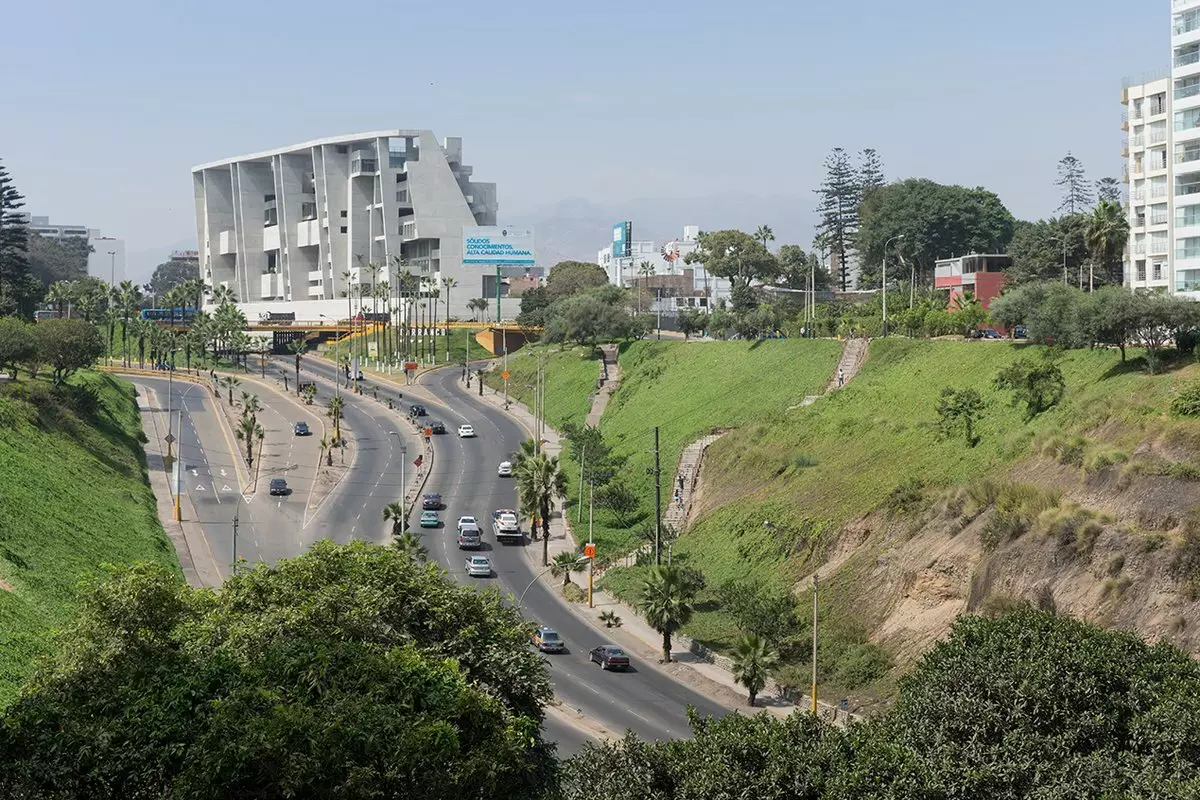 University gebou in Lima erkend as de bêste yn 2016