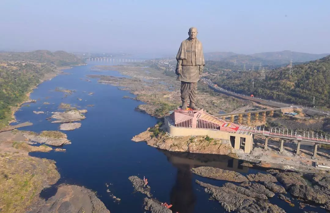 भारत में, दुनिया में सबसे बड़ी मूर्ति बनाई गई