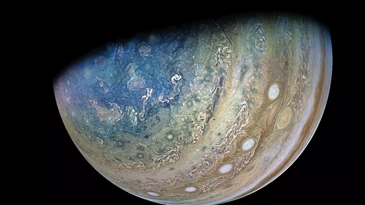 Junon a Jupiter és a Gamornad körül ment: meditatív videó