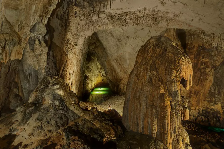 中國洞穴：岩石帝國