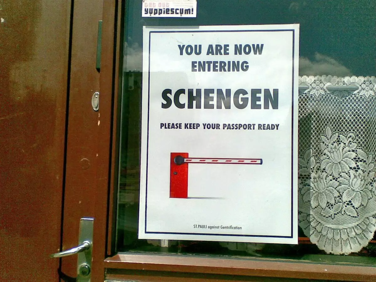 Bizagenda bite mugihe Ubugereki buzakuraho Schengen