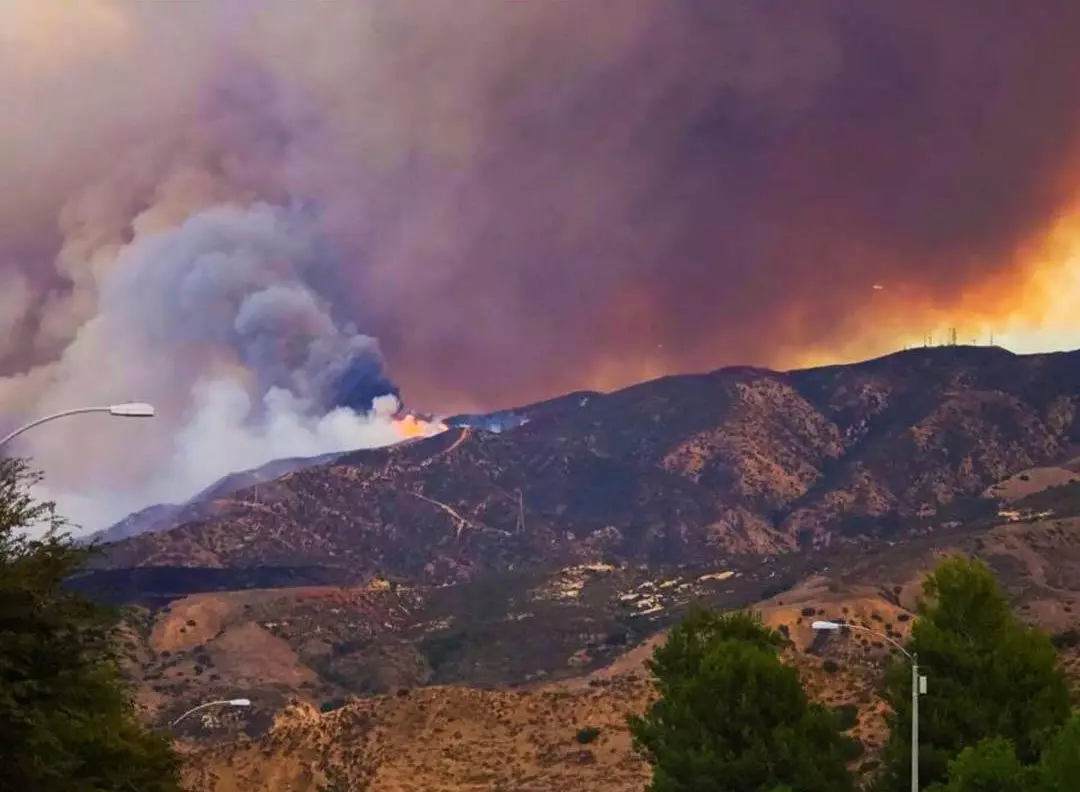 Kebakaran ditangkap California Selatan: foto dan video