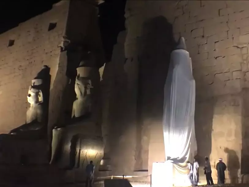 Luxor obnovený 57-dielnou sochou Ramses II