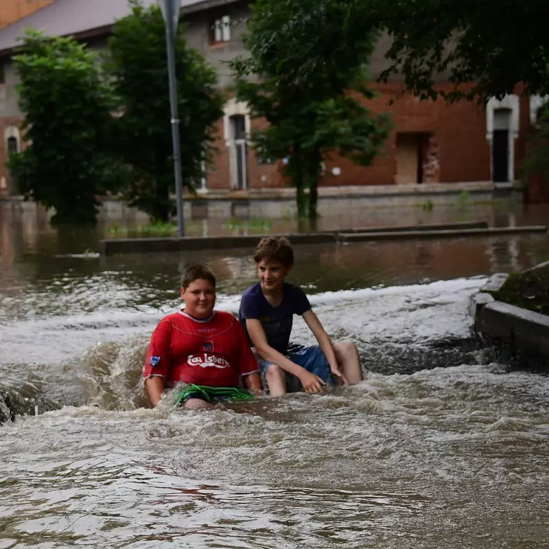 پرائمری میں سیلاب: تصویر اور ویڈیو