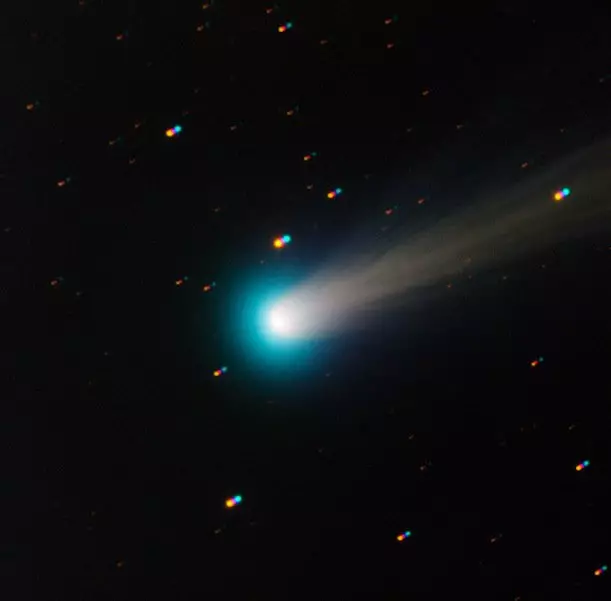 Bakom rörelsen av "Comet of Century" kan du följa online