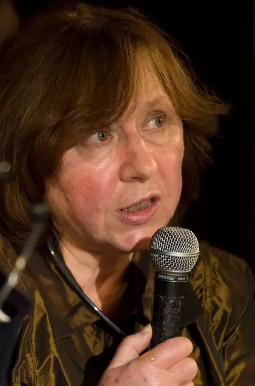 שבוע נובל: חתן פרס הספרות בשנת 2015 הפך לסווטלנה אלקסיבץ '