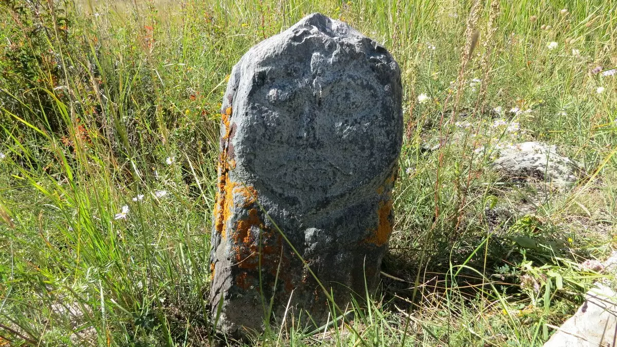 Ang mga Mounds ng Scythian at mga kuwadro ng bato ay natagpuan sa Altai.