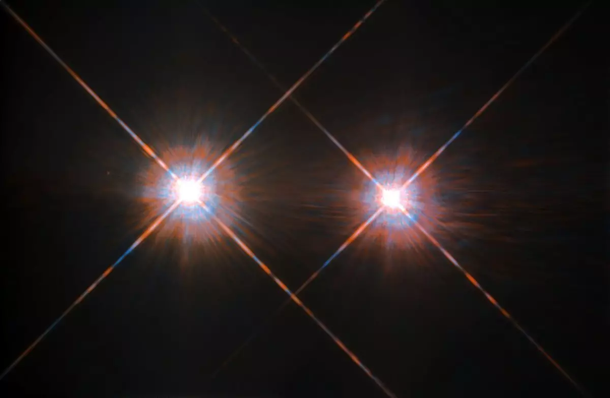 望遠鏡のゴミ写真のアルファチェンタウロ