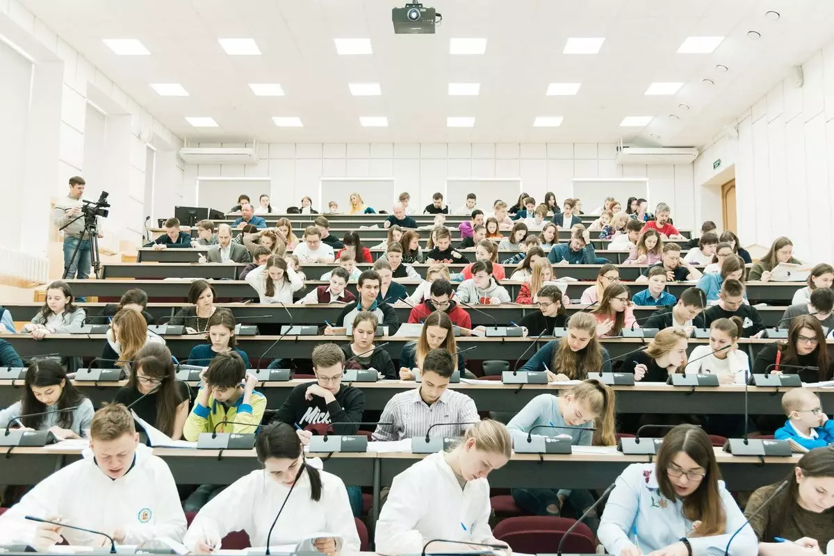 Inwoners van Rusland ondergaan het navorsing op wetenskaplike geletterdheid: resultate