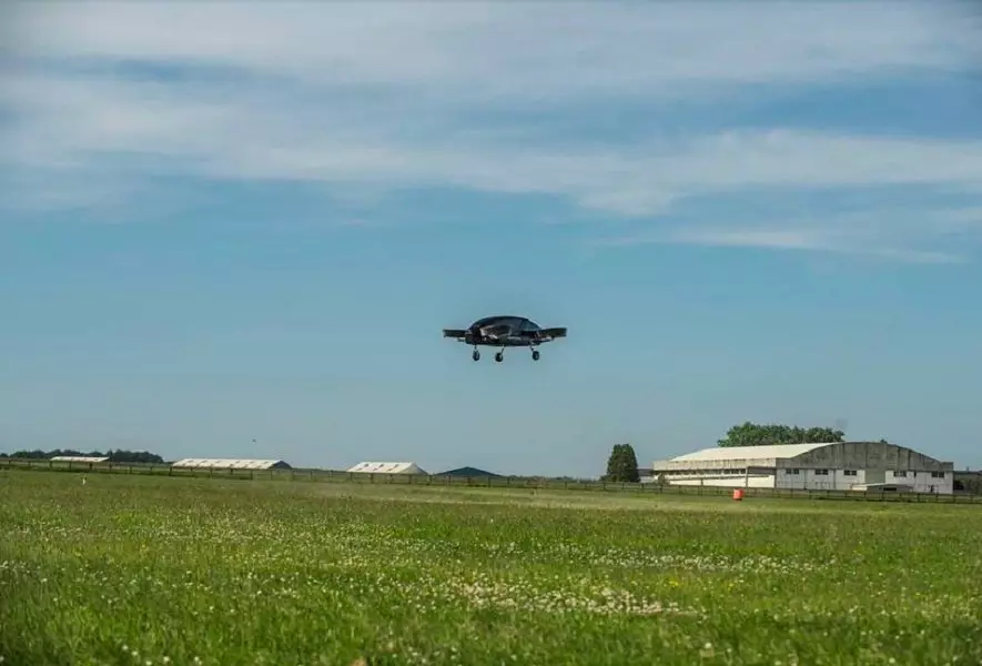 未來的出租車通過了第一次飛行測試