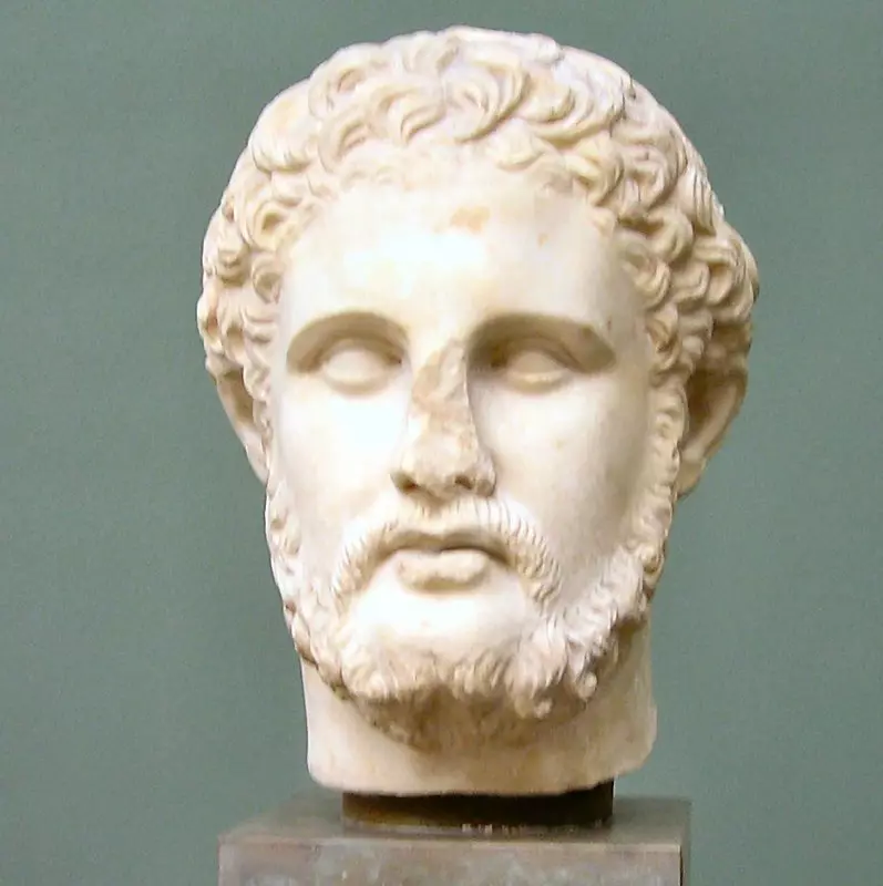 Arkeologoek Alexander Macedonen aitaren hilobia aurkitu zuten