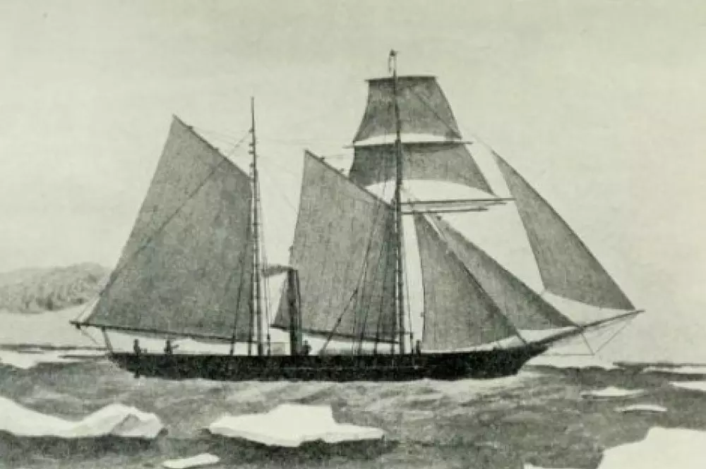 Kujifunza schooner Kiingereza, jua katika Yenisei.