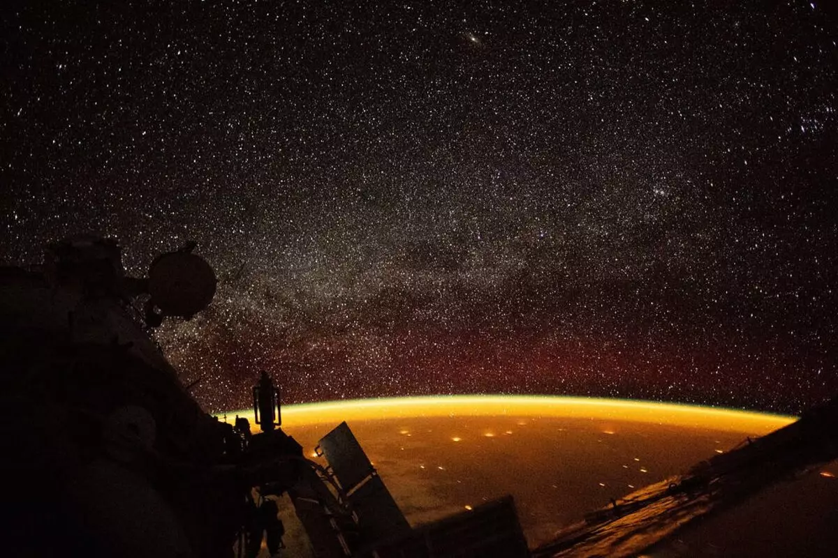Gouden Aura Land: Sicht út 'e ISS