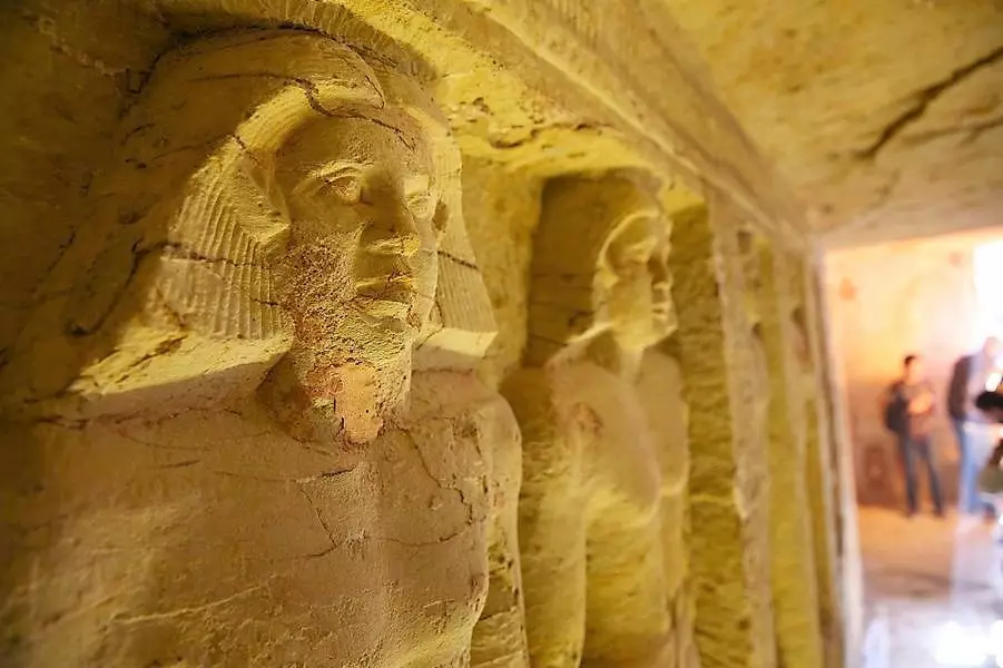 في مصر وجدت قبر غير مثبت: صور