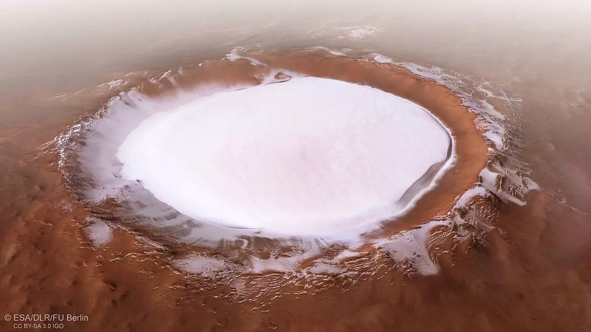 Marso krateris: vieta, kur ledas niekada nesijaučia
